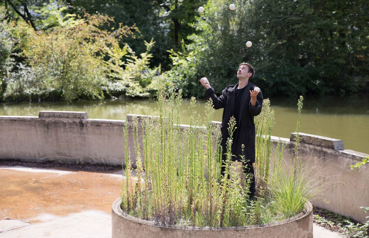 Retour sur la partie de cache-cache au parc du Vivier - Les Escales
